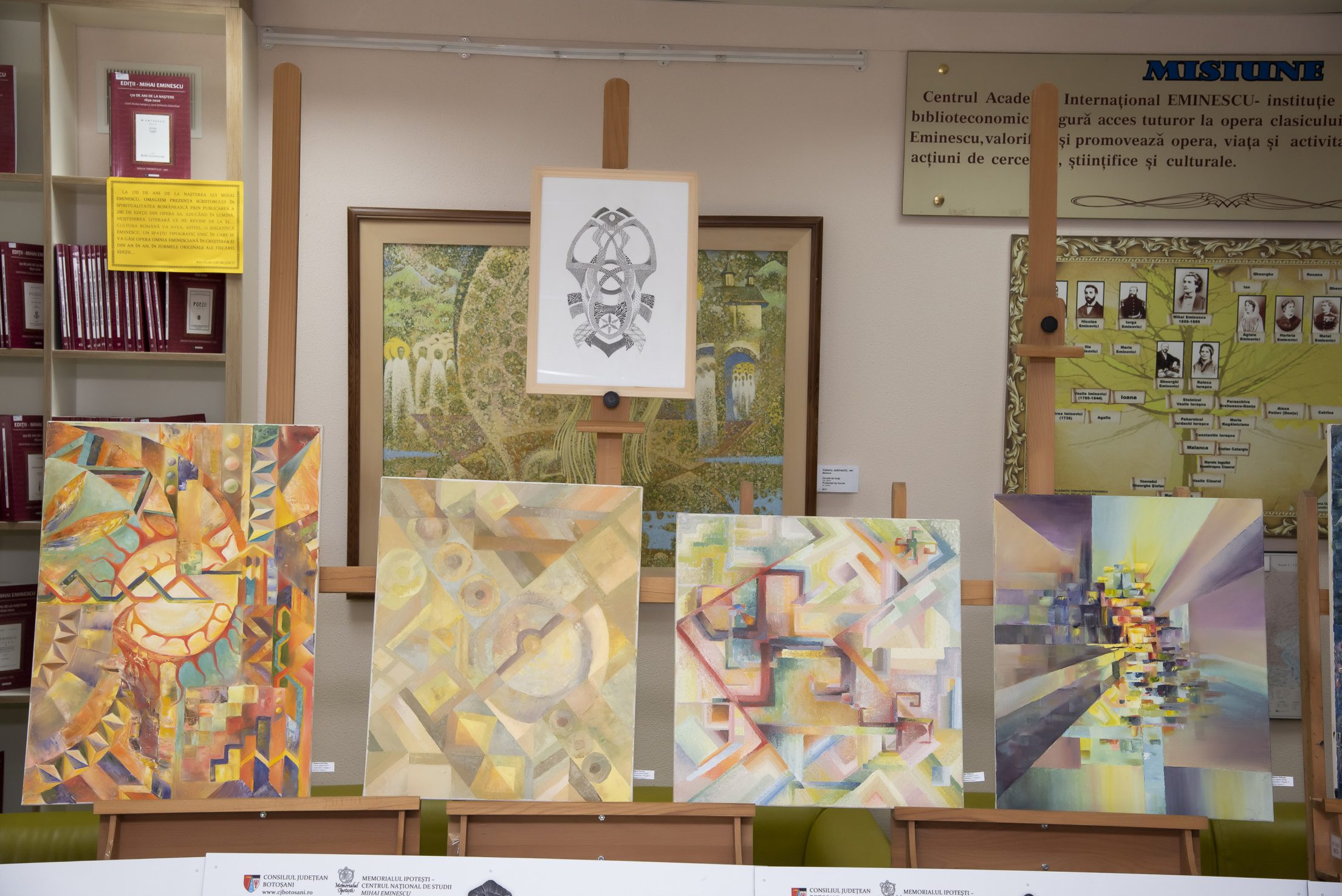 Studenții FUA-UTM au organizat o expoziție de pictură și grafică și un ...