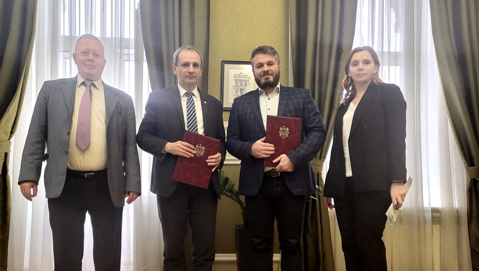 „GILAT SATELLITE NETWORKS” va moderniza la FET-UTM o sală de curs și un ...
