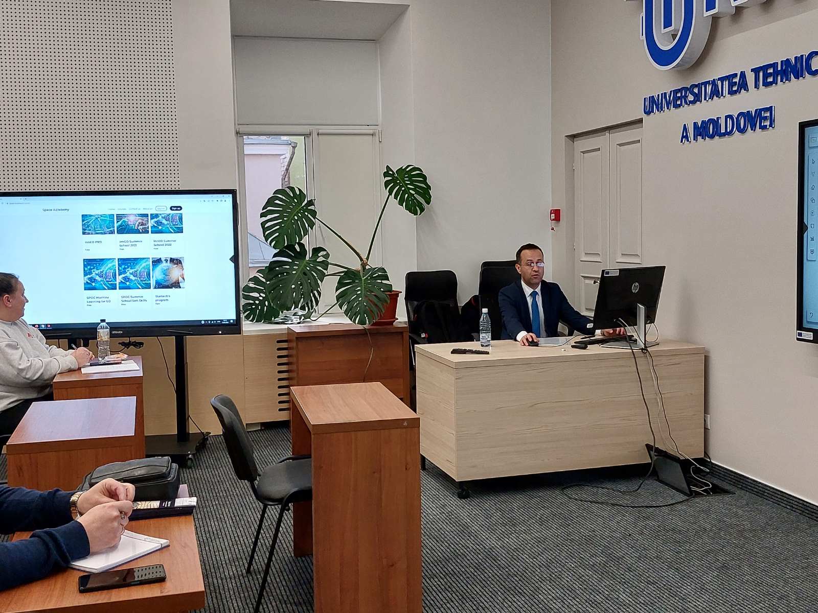 Prof., dr. Mihail IVANOVICI de la Universitatea TRANSILVANIA din Brașov ...