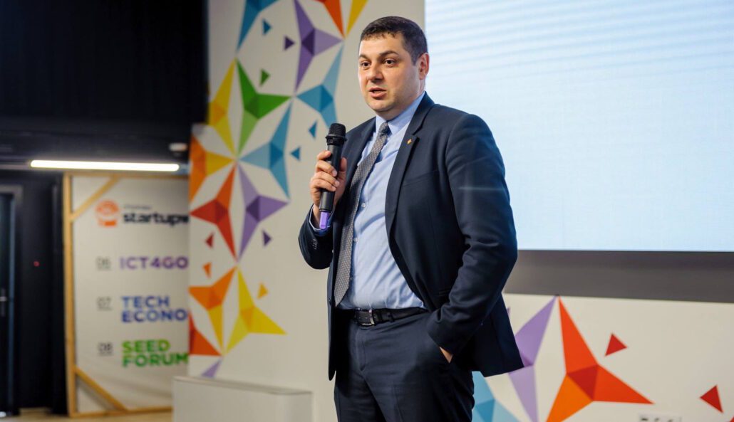 Omagiem pasiunea și dăruirea: LA MULȚI ANI, domnule Radu Melnic!