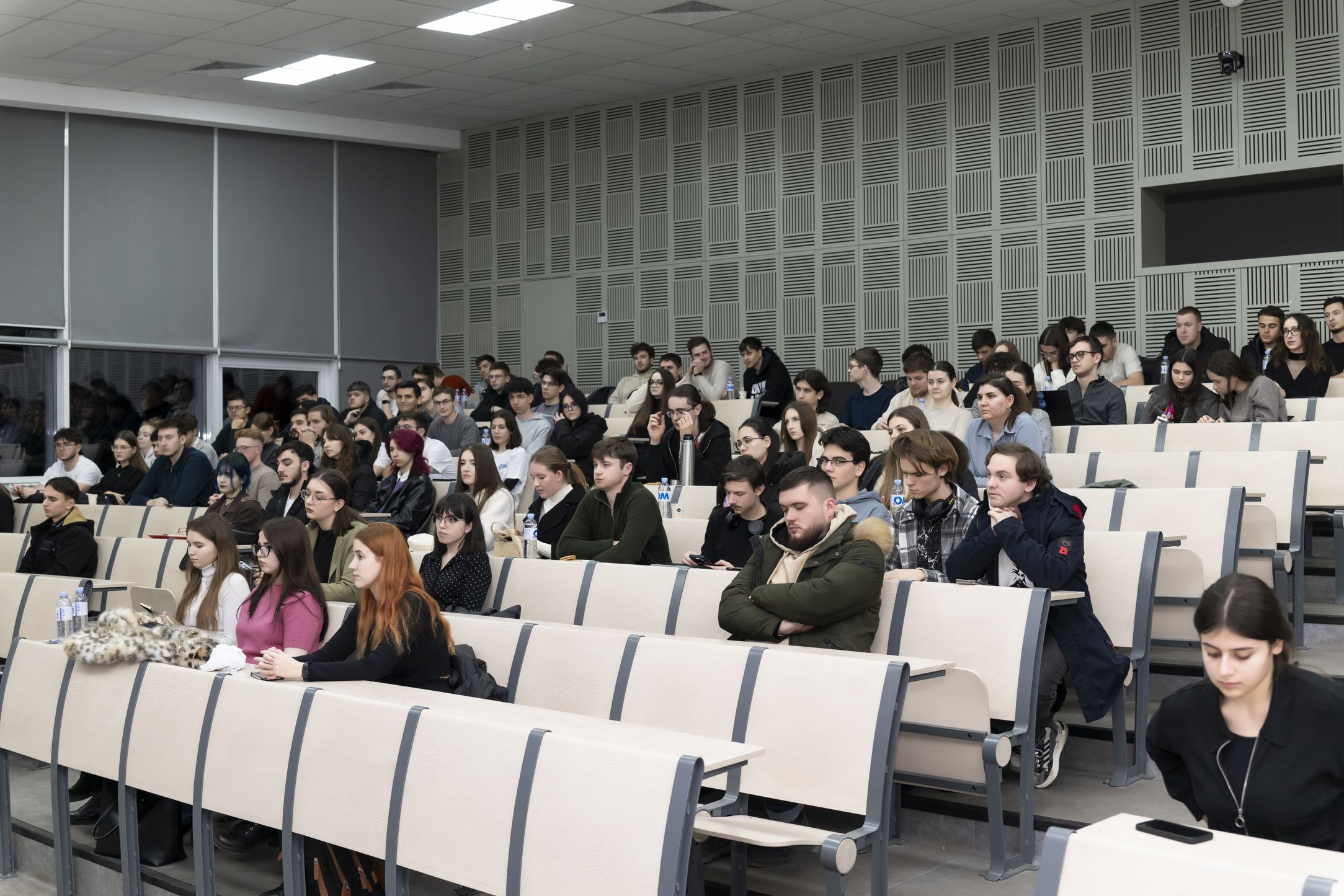 Rectorul UTM, Viorel Bostan, în dialog deschis cu studenții: întrebări ...